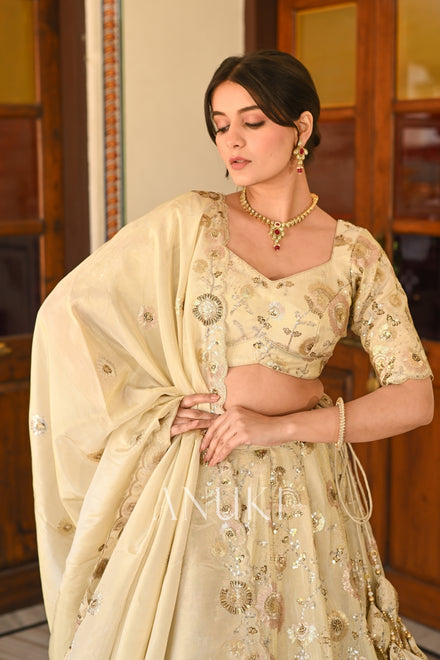 Buy Modern Sarees online | Shop Contemporary Sarees at Anuki.in