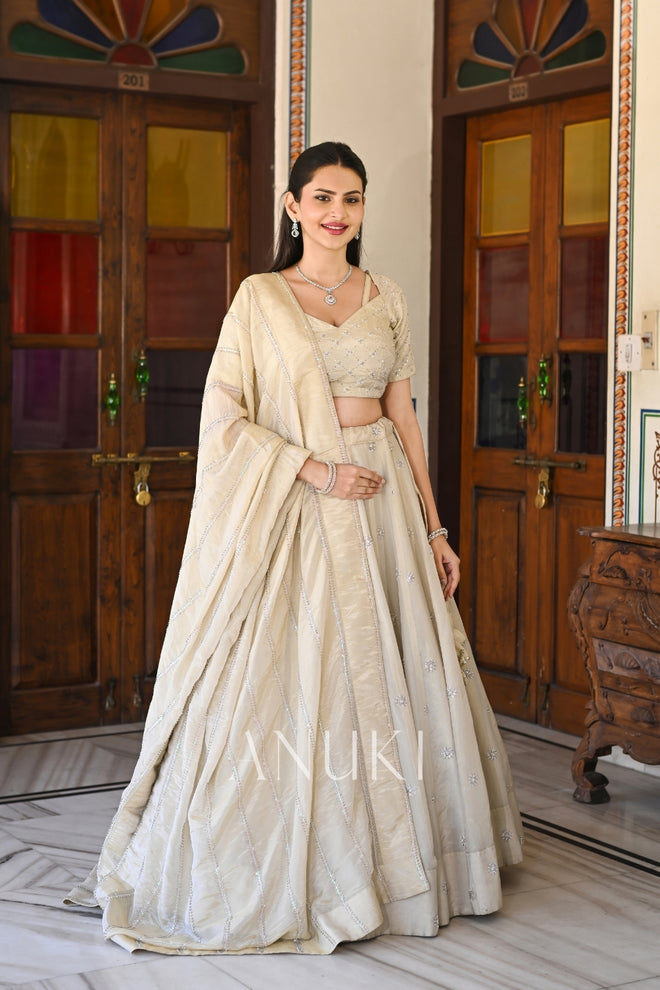 Buy Modern Sarees online | Shop Contemporary Sarees at Anuki.in