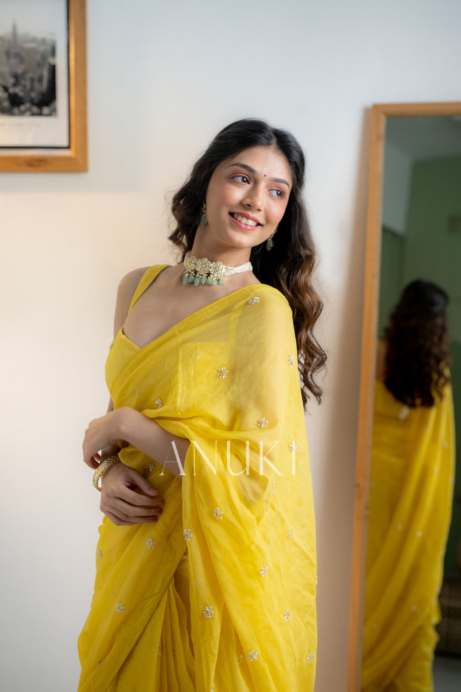 Buy Modern Sarees online | Shop Contemporary Sarees at Anuki.in