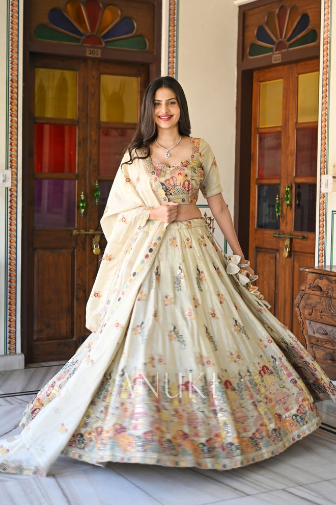 Buy Modern Sarees online | Shop Contemporary Sarees at Anuki.in